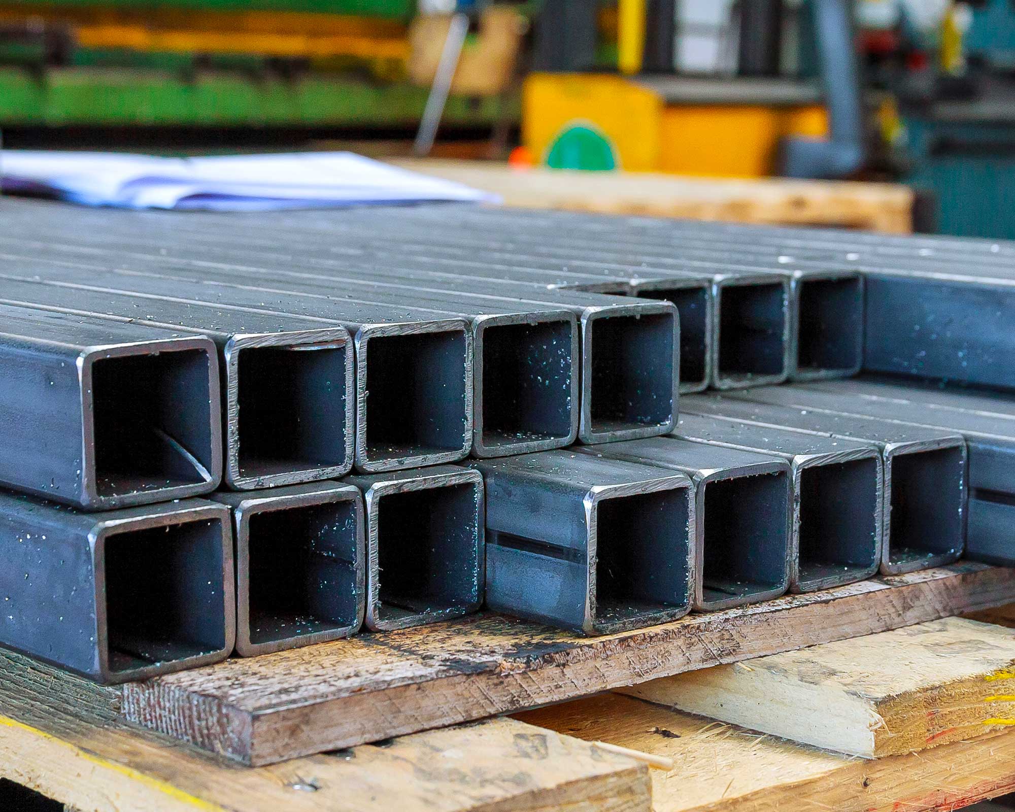 Tubolare quadrato in ferro zincato 30x30x2 mm. Lunghezza 6 metri ...
